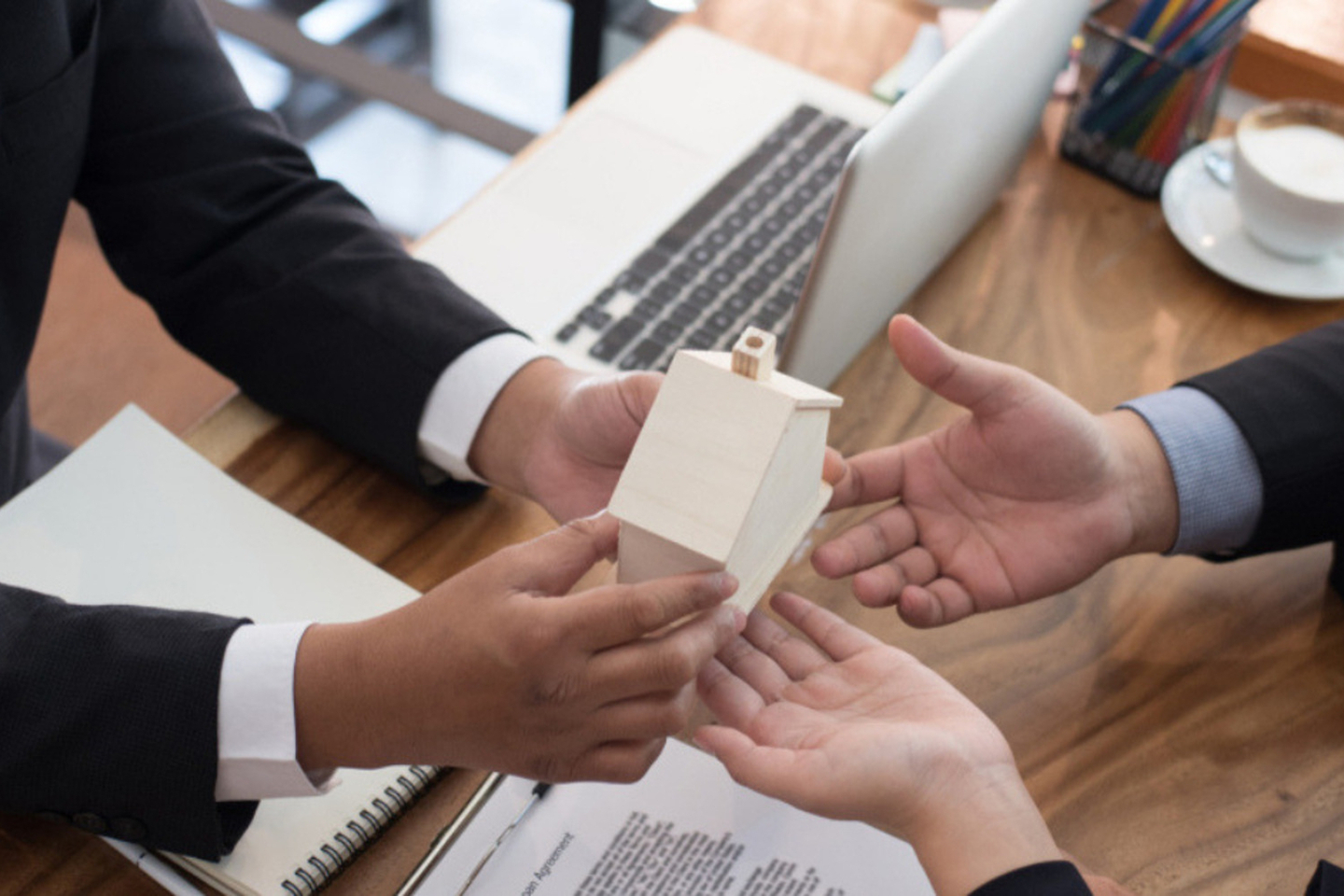 Чи може іноземець продати нерухомість в Україні | Flombu.com